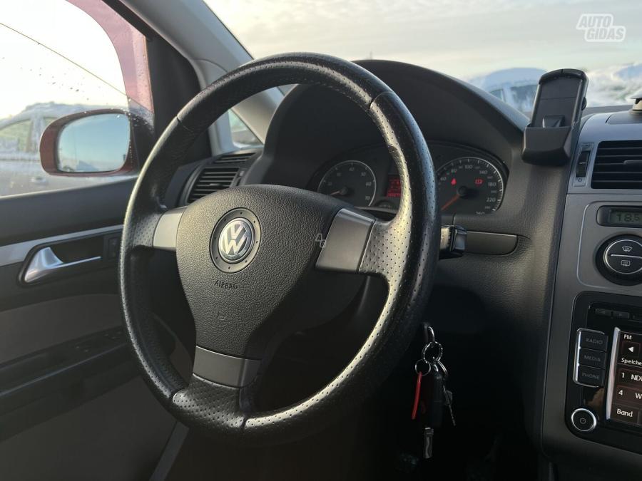 Volkswagen cross-touran 2009 in Kretinga, with an engine capacity of 1.40 L and mileage of 204 thousand km for 4250 €, photo 11 on AUTOMOTO.COM.LV