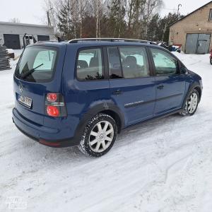 Volkswagen cross-touran 2009 Marijampole, ar dzinēja tilpumu 2.00 L un nobraukumu 237 tūkst. km par 4450 €, foto 3 vietnē AUTOMOTO.COM.LV