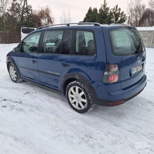 Volkswagen cross-touran 2009 Marijampole, ar dzinēja tilpumu 2.00 L un nobraukumu 237 tūkst. km par 4450 €, foto 4 vietnē AUTOMOTO.COM.LV