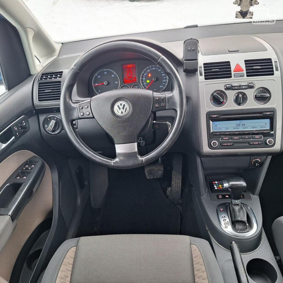 Volkswagen cross-touran 2009 Marijampole, ar dzinēja tilpumu 2.00 L un nobraukumu 237 tūkst. km par 4450 €, foto 17 vietnē AUTOMOTO.COM.LV
