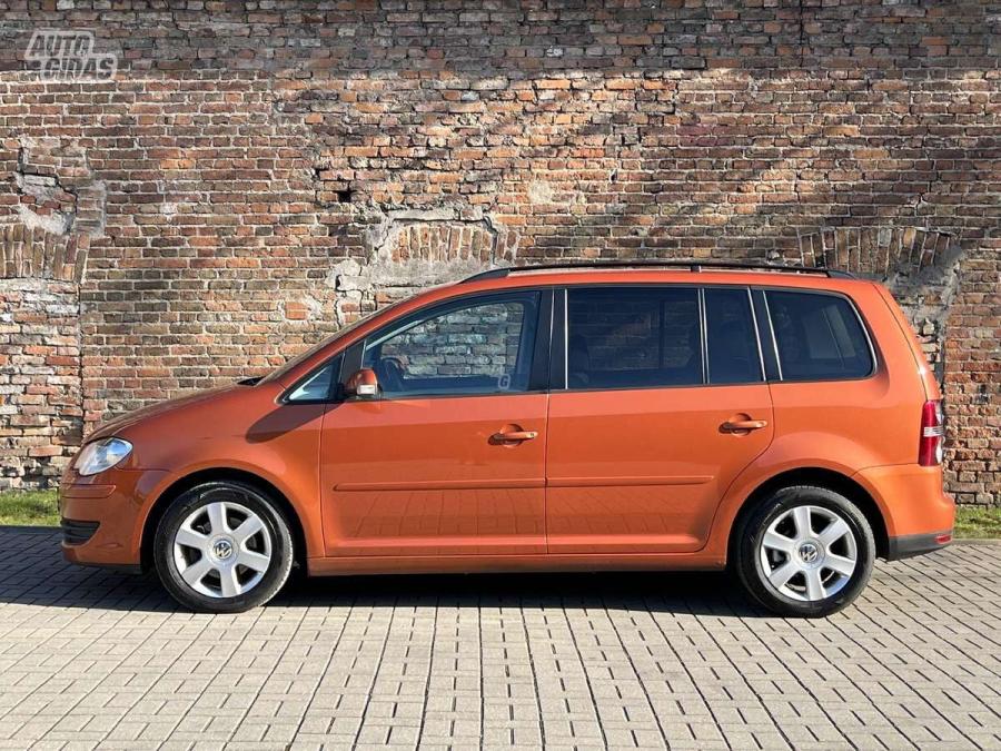 Volkswagen cross-touran 2009 in Kedainiai, with an engine capacity of 2.00 L and mileage of 265 thousand km for 3999 €, photo 6 on AUTOMOTO.COM.LV