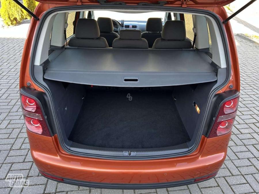 Volkswagen cross-touran 2009 in Kedainiai, with an engine capacity of 2.00 L and mileage of 265 thousand km for 3999 €, photo 12 on AUTOMOTO.COM.LV