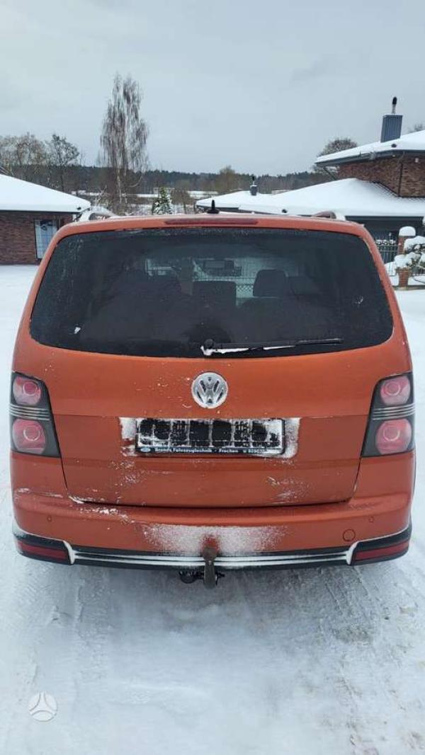 Oranžs Volkswagen cross-touran 2007 Jonava, ar dzinēja tilpumu 2.00 L un nobraukumu 167 tūkst. km par 3399 €, foto 7 vietnē AUTOMOTO.COM.LV