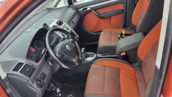 Oranžs Volkswagen cross-touran 2007 Jonava, ar dzinēja tilpumu 2.00 L un nobraukumu 167 tūkst. km par 3399 €, foto 8 vietnē AUTOMOTO.COM.LV
