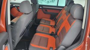 Orange Volkswagen cross-touran 2007 in Jonava, with an engine capacity of 2.00 L and mileage of 167 thousand km for 3399 €, photo 11 on AUTOMOTO.COM.LV