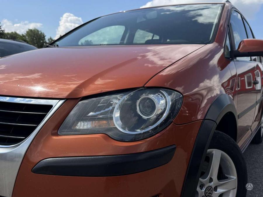 Oranžs Volkswagen cross-touran 2007 Viļņa, ar dzinēja tilpumu 1.97 L un nobraukumu 328 tūkst. km par 2990 €, foto 6 vietnē AUTOMOTO.COM.LV