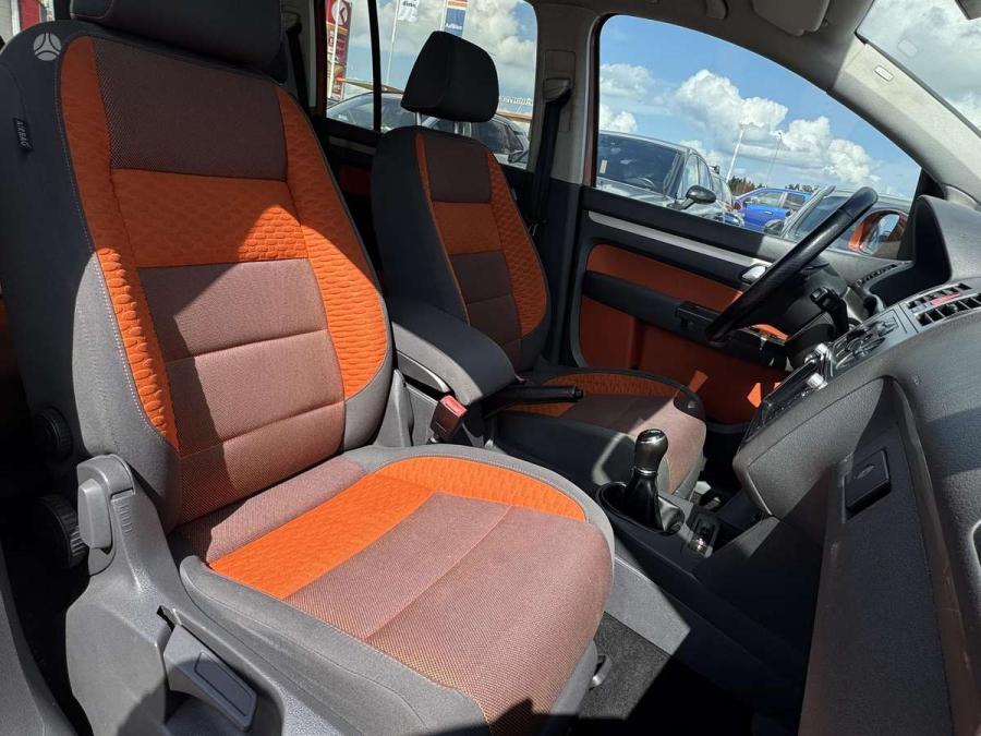 Oranžs Volkswagen cross-touran 2007 Viļņa, ar dzinēja tilpumu 1.97 L un nobraukumu 328 tūkst. km par 2990 €, foto 20 vietnē AUTOMOTO.COM.LV