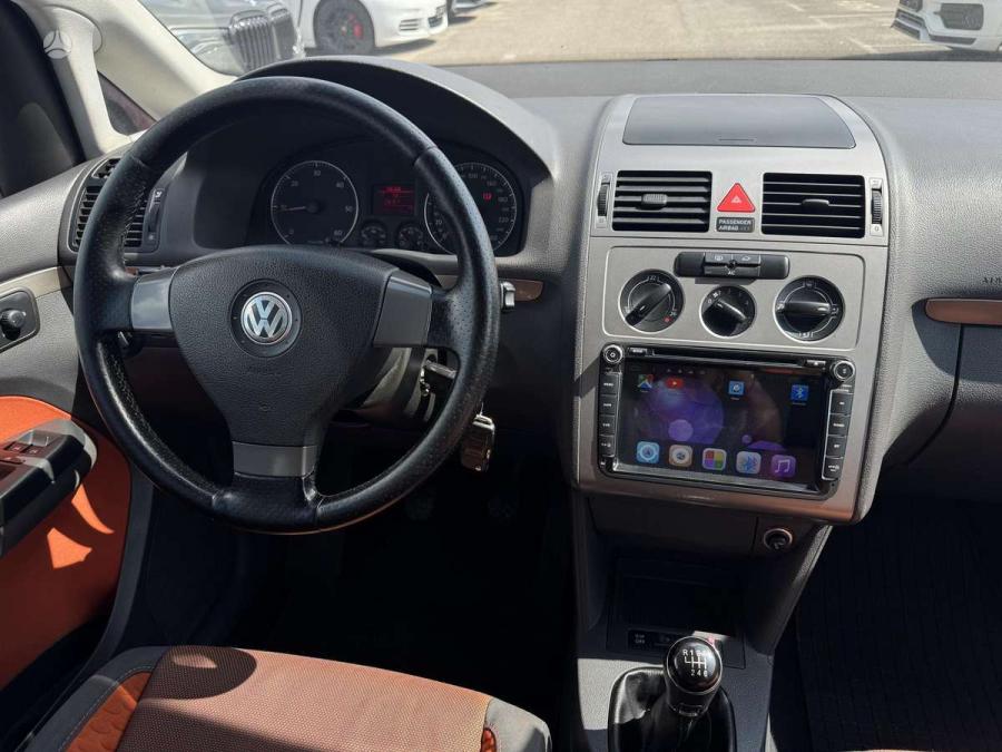 Oranžs Volkswagen cross-touran 2007 Viļņa, ar dzinēja tilpumu 1.97 L un nobraukumu 328 tūkst. km par 2990 €, foto 22 vietnē AUTOMOTO.COM.LV