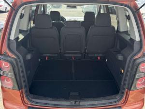 Oranžs Volkswagen cross-touran 2007 Viļņa, ar dzinēja tilpumu 1.97 L un nobraukumu 328 tūkst. km par 2990 €, foto 25 vietnē AUTOMOTO.COM.LV