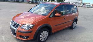 Oranžs Volkswagen cross-touran 2009 Marijampole, ar dzinēja tilpumu 2.00 L un nobraukumu 289 tūkst. km par 3350 €, foto 3 vietnē AUTOMOTO.COM.LV