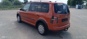 Oranžs Volkswagen cross-touran 2009 Marijampole, ar dzinēja tilpumu 2.00 L un nobraukumu 289 tūkst. km par 3350 €, foto 7 vietnē AUTOMOTO.COM.LV