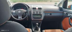 Oranžs Volkswagen cross-touran 2009 Marijampole, ar dzinēja tilpumu 2.00 L un nobraukumu 289 tūkst. km par 3350 €, foto 9 vietnē AUTOMOTO.COM.LV