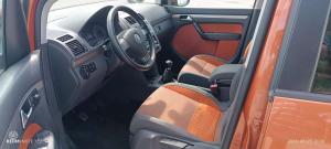 Oranžs Volkswagen cross-touran 2009 Marijampole, ar dzinēja tilpumu 2.00 L un nobraukumu 289 tūkst. km par 3350 €, foto 10 vietnē AUTOMOTO.COM.LV