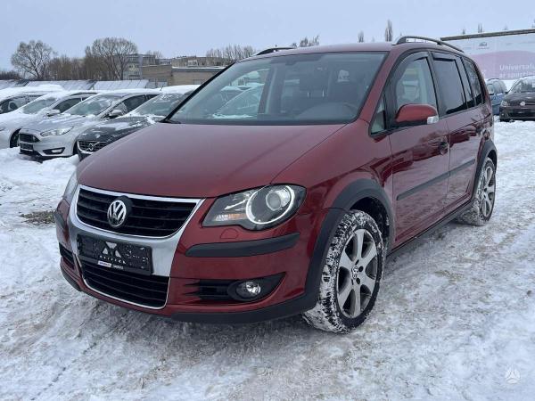 Sarkans Volkswagen cross-touran 2009 Kretinga, ar dzinēja tilpumu 1.40 L un nobraukumu 205 tūkst. km par 4500 €, foto 2 vietnē AUTOMOTO.COM.LV