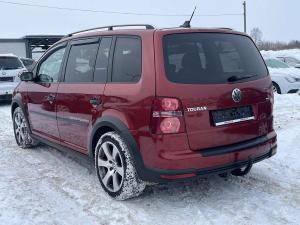 Red Volkswagen cross-touran 2009 in Kretinga, with an engine capacity of 1.40 L and mileage of 205 thousand km for 4500 €, photo 5 on AUTOMOTO.COM.LV