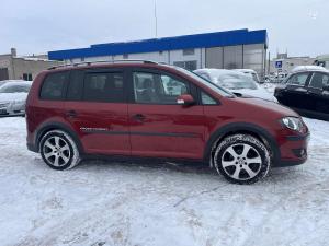 Red Volkswagen cross-touran 2009 in Kretinga, with an engine capacity of 1.40 L and mileage of 205 thousand km for 4500 €, photo 9 on AUTOMOTO.COM.LV