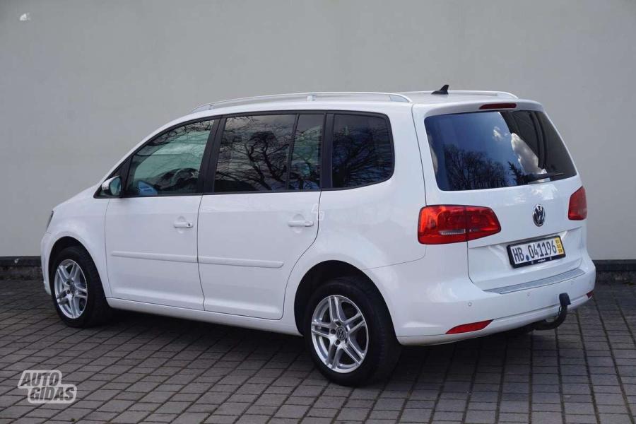 White Volkswagen cross-touran 2012 in Kedainiai, with an engine capacity of 2.00 L and mileage of 248 thousand km for 5450 €, photo 4 on AUTOMOTO.COM.LV