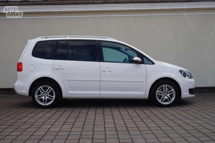 White Volkswagen cross-touran 2012 in Kedainiai, with an engine capacity of 2.00 L and mileage of 248 thousand km for 5450 €, photo 7 on AUTOMOTO.COM.LV