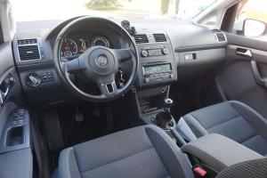 White Volkswagen cross-touran 2012 in Kedainiai, with an engine capacity of 2.00 L and mileage of 248 thousand km for 5450 €, photo 11 on AUTOMOTO.COM.LV