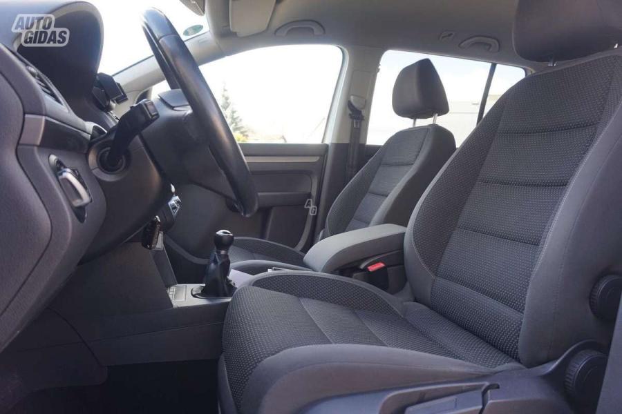 White Volkswagen cross-touran 2012 in Kedainiai, with an engine capacity of 2.00 L and mileage of 248 thousand km for 5450 €, photo 13 on AUTOMOTO.COM.LV