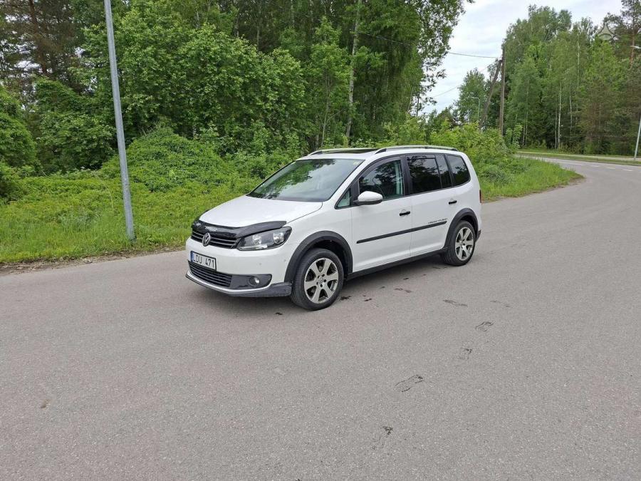 Balts Volkswagen cross-touran 2013 Ukmergė, ar dzinēja tilpumu 1.60 L un nobraukumu 211 tūkst. km par 5450 €, foto 1 vietnē AUTOMOTO.COM.LV