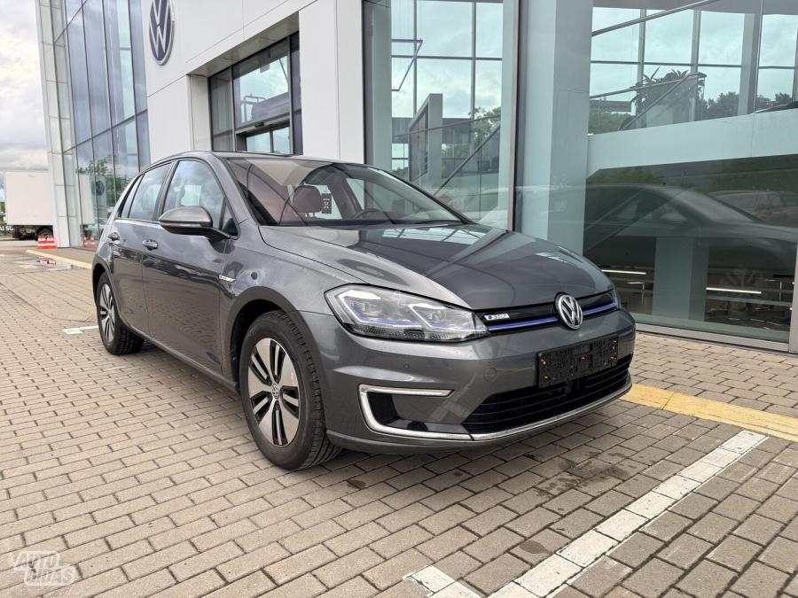 Pelēks Volkswagen e-Golf 2018 Viļņa, ar dzinēja tilpumu 0.00 L un nobraukumu 90 tūkst. km par 10999 €, foto 1 vietnē AUTOMOTO.COM.LV