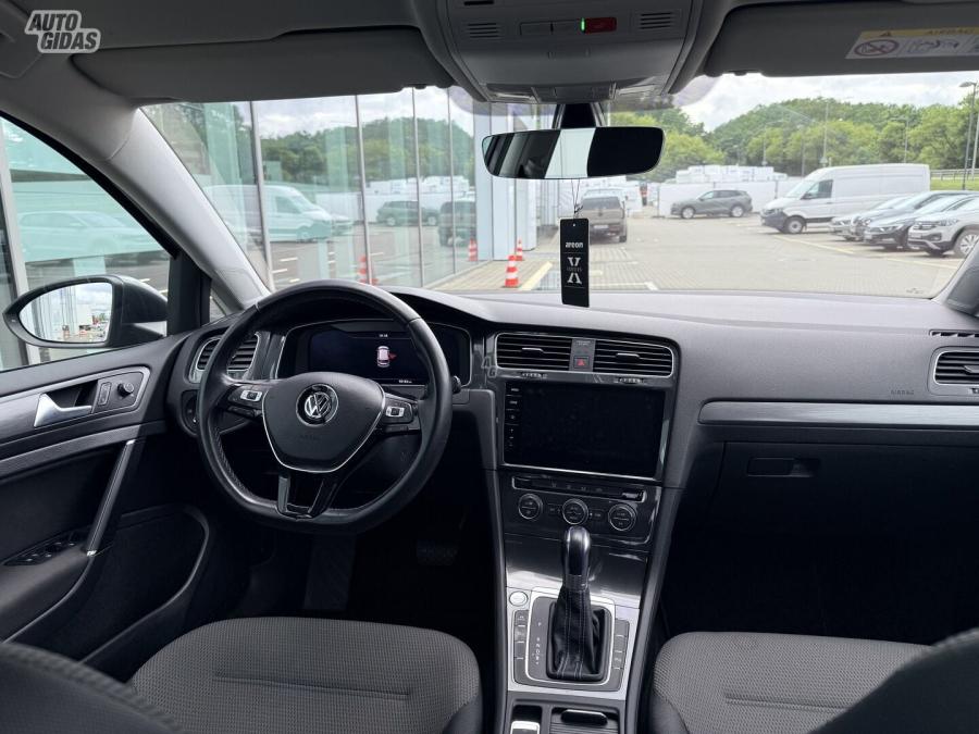 Pelēks Volkswagen e-Golf 2018 Viļņa, ar dzinēja tilpumu 0.00 L un nobraukumu 90 tūkst. km par 10999 €, foto 7 vietnē AUTOMOTO.COM.LV