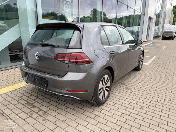 Pelēks Volkswagen e-Golf 2018 Viļņa, ar dzinēja tilpumu 0.00 L un nobraukumu 90 tūkst. km par 10999 €, foto 7 vietnē AUTOMOTO.COM.LV