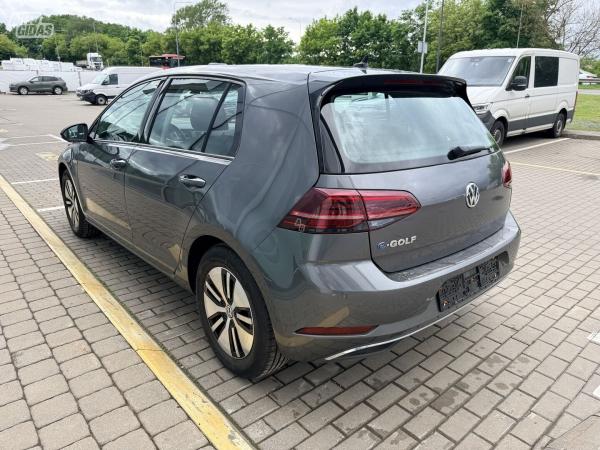 Pelēks Volkswagen e-Golf 2018 Viļņa, ar dzinēja tilpumu 0.00 L un nobraukumu 90 tūkst. km par 10999 €, foto 9 vietnē AUTOMOTO.COM.LV