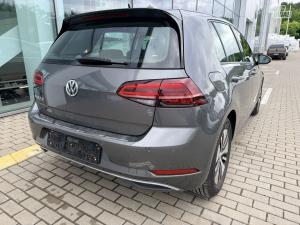 Pelēks Volkswagen e-Golf 2018 Viļņa, ar dzinēja tilpumu 0.00 L un nobraukumu 90 tūkst. km par 10999 €, foto 19 vietnē AUTOMOTO.COM.LV