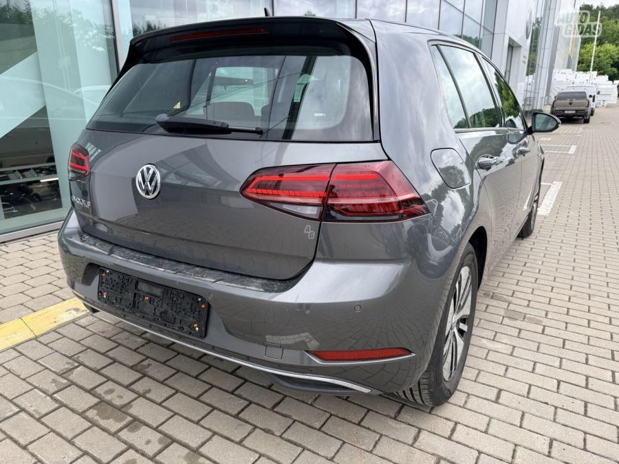 Pelēks Volkswagen e-Golf 2018 Viļņa, ar dzinēja tilpumu 0.00 L un nobraukumu 90 tūkst. km par 10999 €, foto 19 vietnē AUTOMOTO.COM.LV