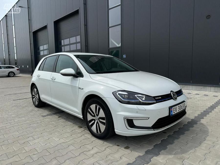 Фольксваген e-Golf 2018 в Клайпеда, объемом двигателя 0.00 л и пробегом 102 тыс. км за 10950 €, фото 1 на AUTOMOTO.COM.LV