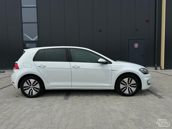 Фольксваген e-Golf 2018 в Клайпеда, объемом двигателя 0.00 л и пробегом 102 тыс. км за 10950 €, фото 4 на AUTOMOTO.COM.LV