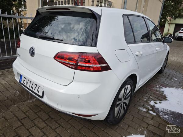 Balts Volkswagen e-Golf 2015 Kauņa, ar dzinēja tilpumu 0.00 L un nobraukumu 104 tūkst. km par 7950 €, foto 2 vietnē AUTOMOTO.COM.LV