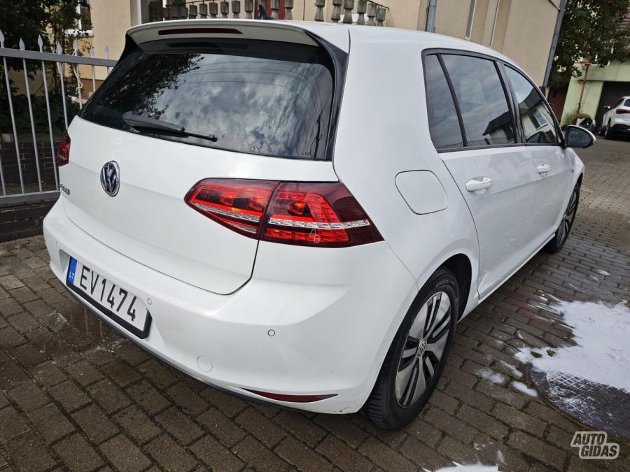 White Volkswagen e-Golf 2015 in Kaunas, with an engine capacity of 0.00 L and mileage of 104 thousand km for 7950 €, photo 2 on AUTOMOTO.COM.LV