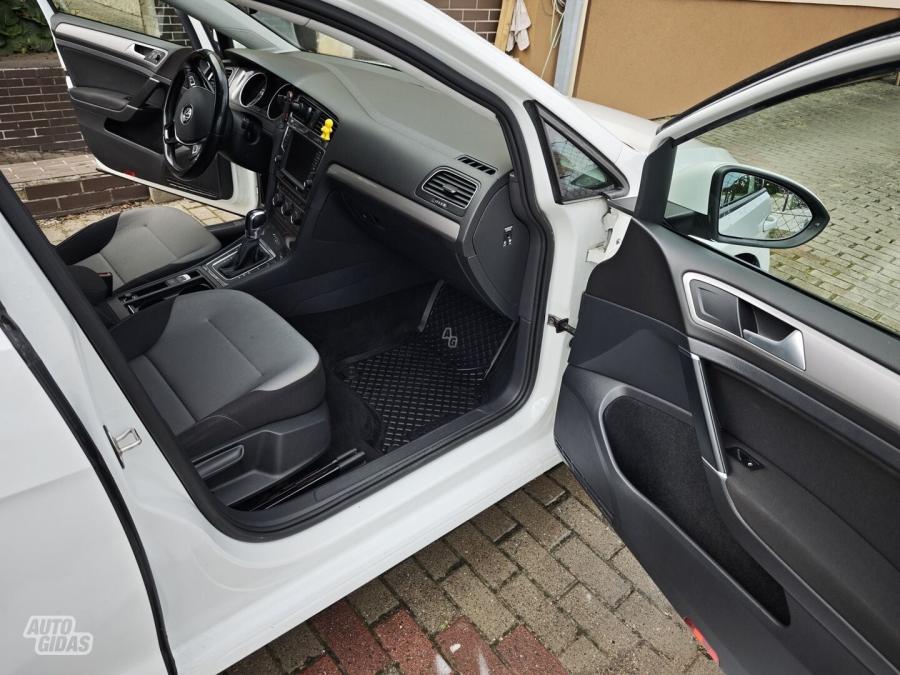 White Volkswagen e-Golf 2015 in Kaunas, with an engine capacity of 0.00 L and mileage of 104 thousand km for 7950 €, photo 14 on AUTOMOTO.COM.LV