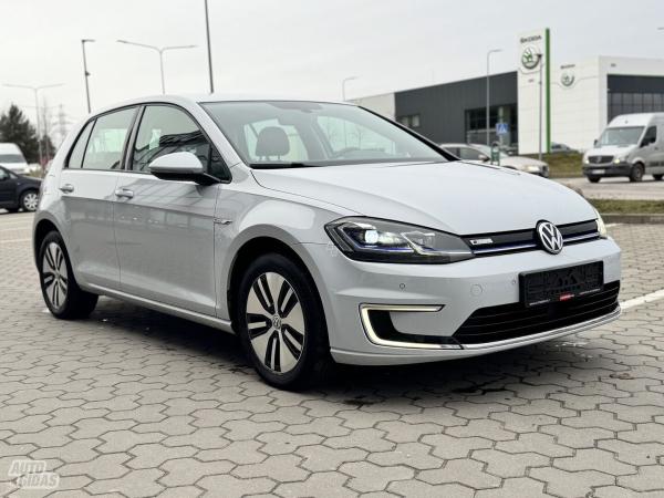 White Volkswagen e-Golf 2018 in Vilnius, with an engine capacity of 0.00 L and mileage of 95 thousand km for 9950 €, photo 1 on AUTOMOTO.COM.LV