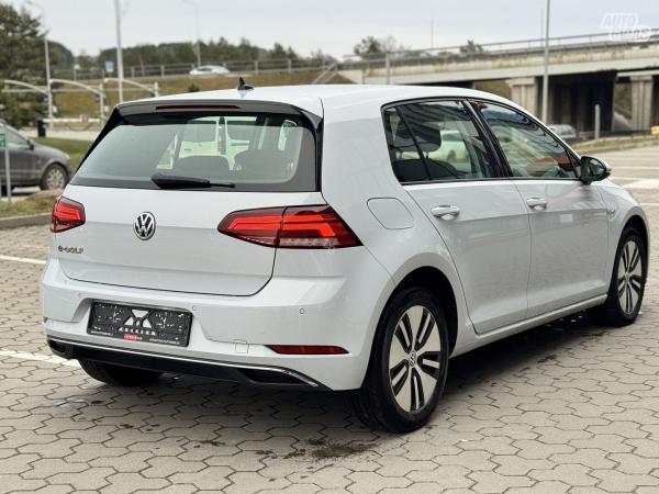 White Volkswagen e-Golf 2018 in Vilnius, with an engine capacity of 0.00 L and mileage of 95 thousand km for 9950 €, photo 4 on AUTOMOTO.COM.LV