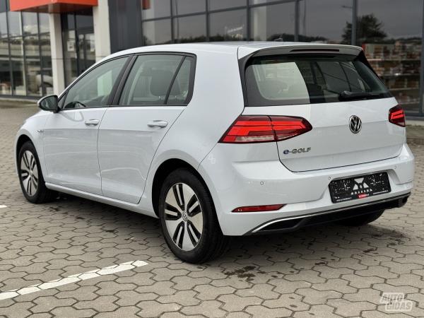 White Volkswagen e-Golf 2018 in Vilnius, with an engine capacity of 0.00 L and mileage of 95 thousand km for 9950 €, photo 6 on AUTOMOTO.COM.LV