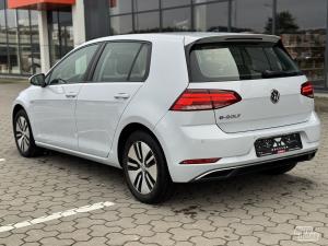 Белый Фольксваген e-Golf 2018 в Вильнюс, объемом двигателя 0.00 л и пробегом 95 тыс. км за 9950 €, фото 6 на AUTOMOTO.COM.LV