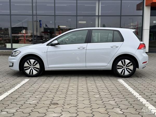 White Volkswagen e-Golf 2018 in Vilnius, with an engine capacity of 0.00 L and mileage of 95 thousand km for 9950 €, photo 8 on AUTOMOTO.COM.LV