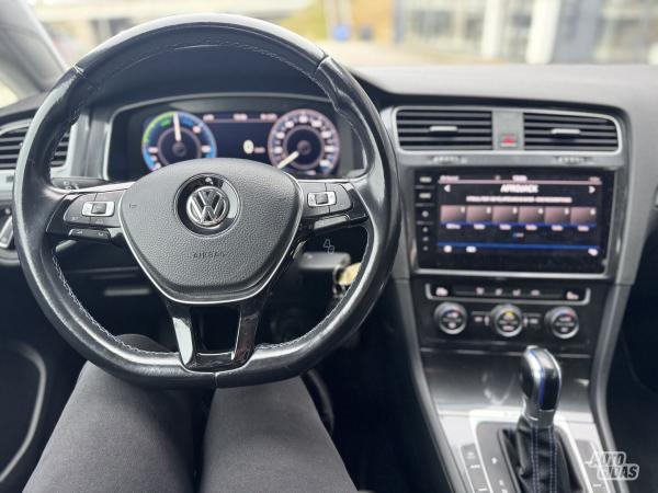White Volkswagen e-Golf 2018 in Vilnius, with an engine capacity of 0.00 L and mileage of 95 thousand km for 9950 €, photo 10 on AUTOMOTO.COM.LV