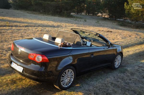 Black Volkswagen Eos 2006 in Kaunas, with an engine capacity of 2.00 L and mileage of 323 thousand km for 3799 €, photo 5 on AUTOMOTO.COM.LV