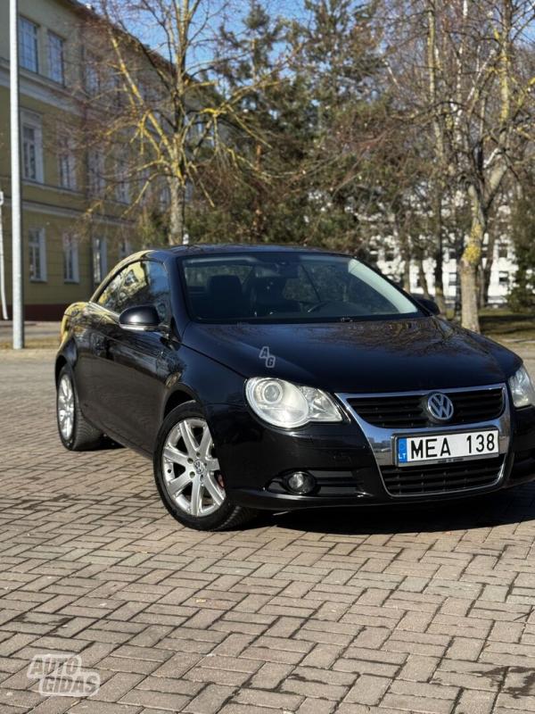 Melns Volkswagen Eos 2006 Marijampole, ar dzinēja tilpumu 2.00 L un nobraukumu 305 tūkst. km par 3900 €, foto 1 vietnē AUTOMOTO.COM.LV