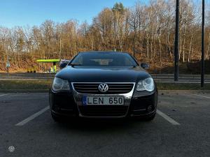 Melns Volkswagen Eos 2006 Kauņa, ar dzinēja tilpumu 1.97 L un nobraukumu 279 tūkst. km par 3100 €, foto 3 vietnē AUTOMOTO.COM.LV