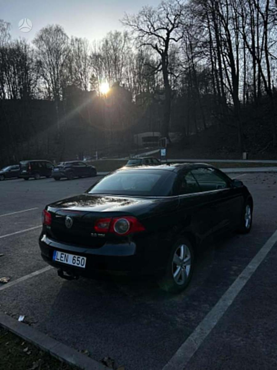 Melns Volkswagen Eos 2006 Kauņa, ar dzinēja tilpumu 1.97 L un nobraukumu 279 tūkst. km par 3100 €, foto 8 vietnē AUTOMOTO.COM.LV