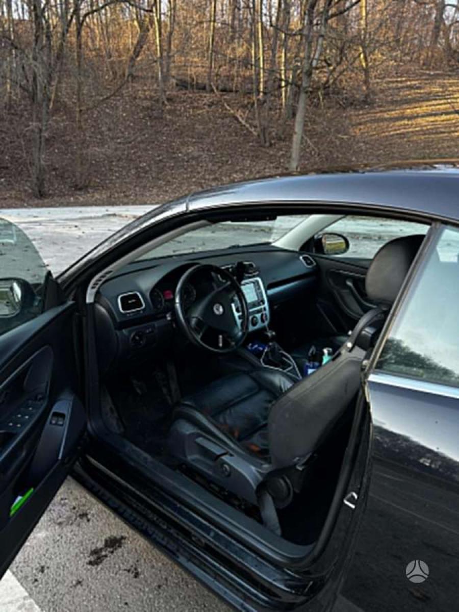 Melns Volkswagen Eos 2006 Kauņa, ar dzinēja tilpumu 1.97 L un nobraukumu 279 tūkst. km par 3100 €, foto 13 vietnē AUTOMOTO.COM.LV