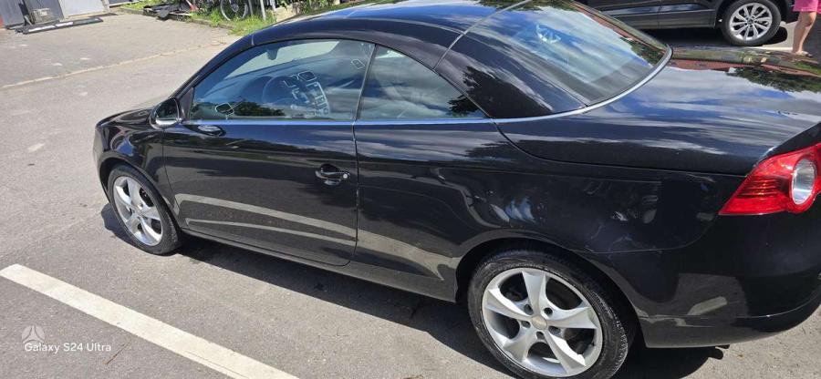 Melns Volkswagen Eos 2006 Kauņa, ar dzinēja tilpumu 2.00 L un nobraukumu 186 tūkst. km par 3400 €, foto 7 vietnē AUTOMOTO.COM.LV