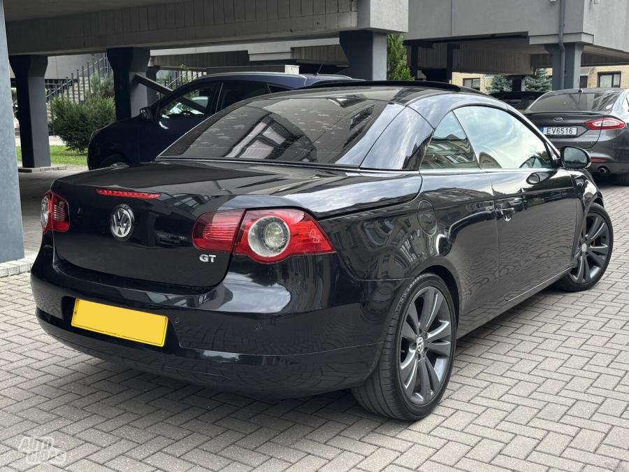 Black Volkswagen Eos 2006 in Kaunas, with an engine capacity of 2.00 L and mileage of 190 thousand km for 1750 €, photo 13 on AUTOMOTO.COM.LV