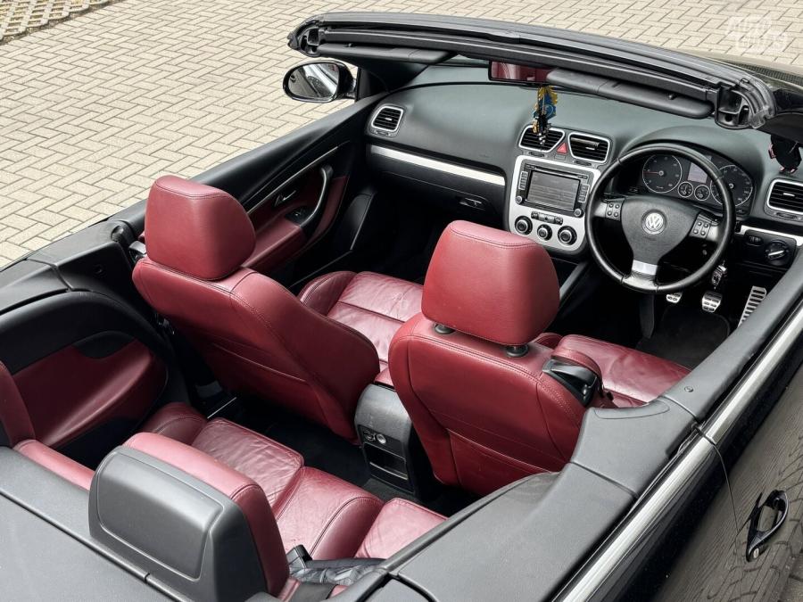 Black Volkswagen Eos 2006 in Kaunas, with an engine capacity of 2.00 L and mileage of 190 thousand km for 1750 €, photo 16 on AUTOMOTO.COM.LV